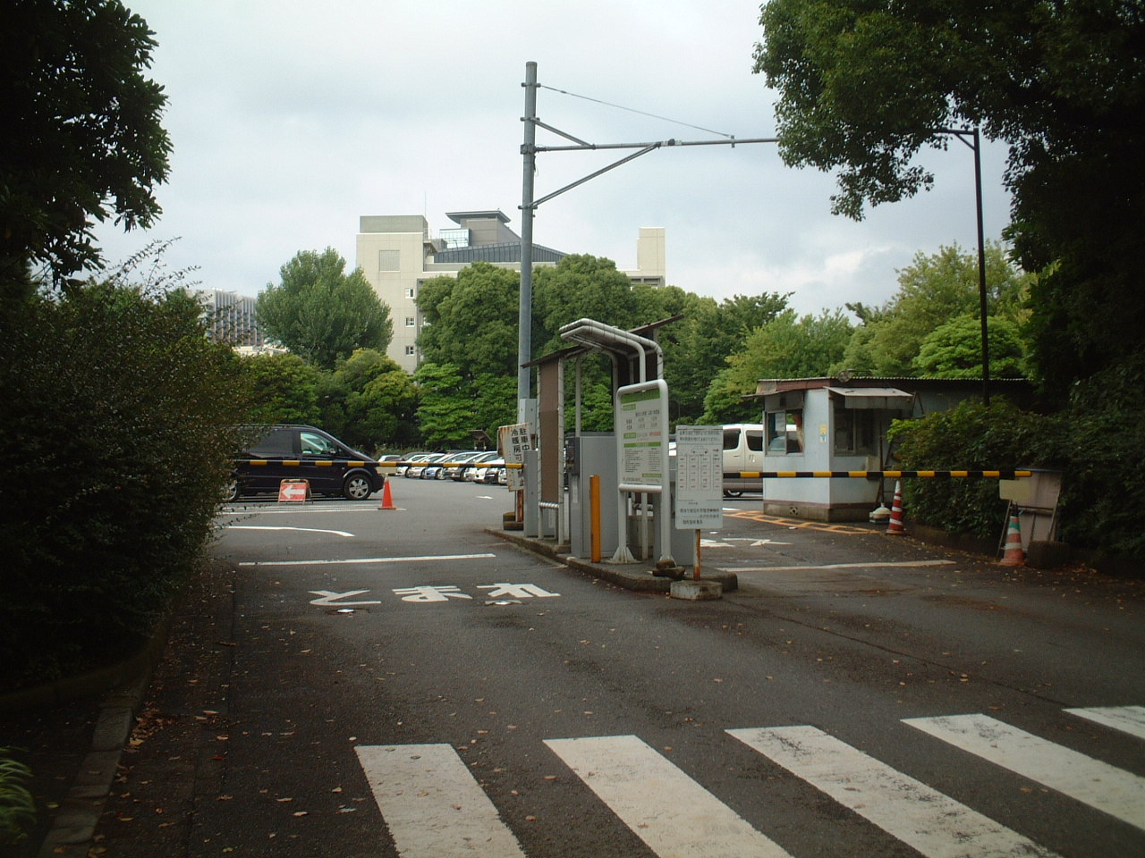 日本武道館 座席表 / 駐車場 / 食事 / 宿泊・交通 / 豆知識: コンサート会場 座席表 駐車場 周辺ガイド